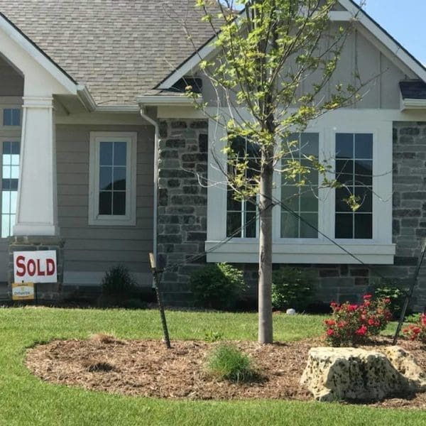 Columbia Classic Grey Tumbled Ashlar Style Real Stone Veneer | Quarry Mill
