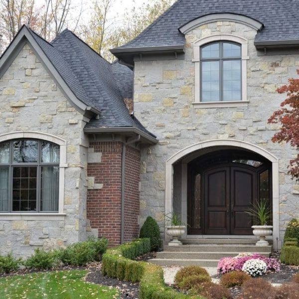 Charcoal Bluff - Natural Thin Stone Veneer | Quarry Mill