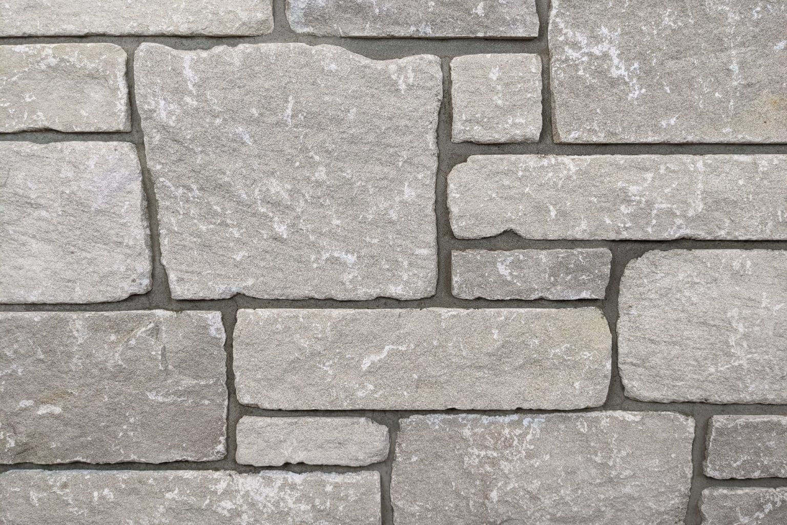 Edison Classic Tumbled Natural Limestone Thin Veneer | Quarry Mill