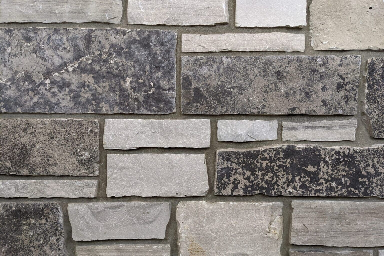 Graphite Black and Grey Ashlar Real Limestone Veneer | Quarry Mill