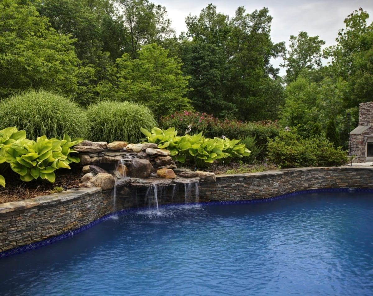 Augusta Natural Thin Stone Veneer Pool and Spa | Quarry Mill
