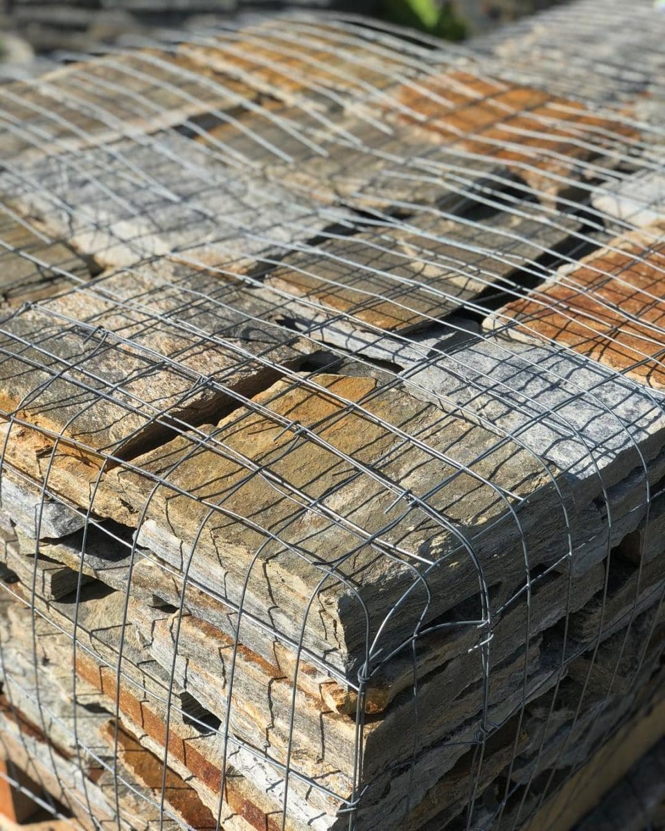 Rochester Multicolored Castle Rock Style Natural Stone Veneer | Quarry Mill