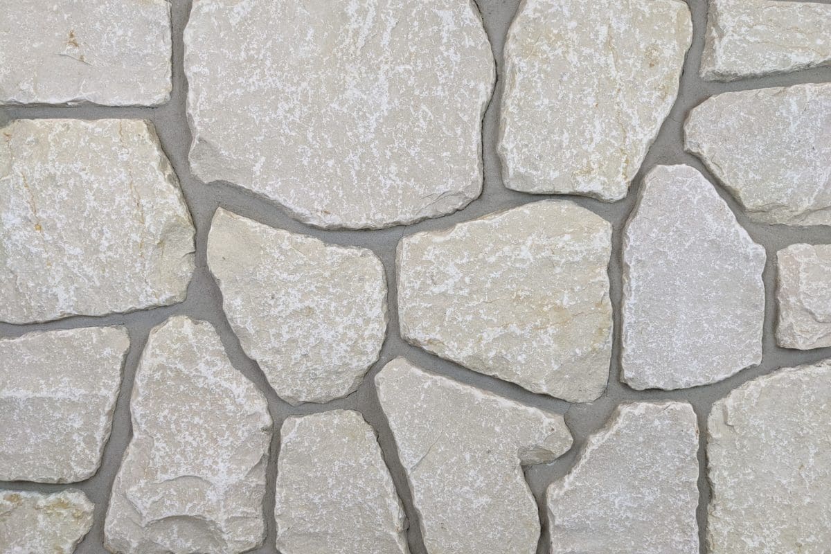 Winter Hills Tumbled White Mosaic Style Real Stone Veneer | Quarry Mill