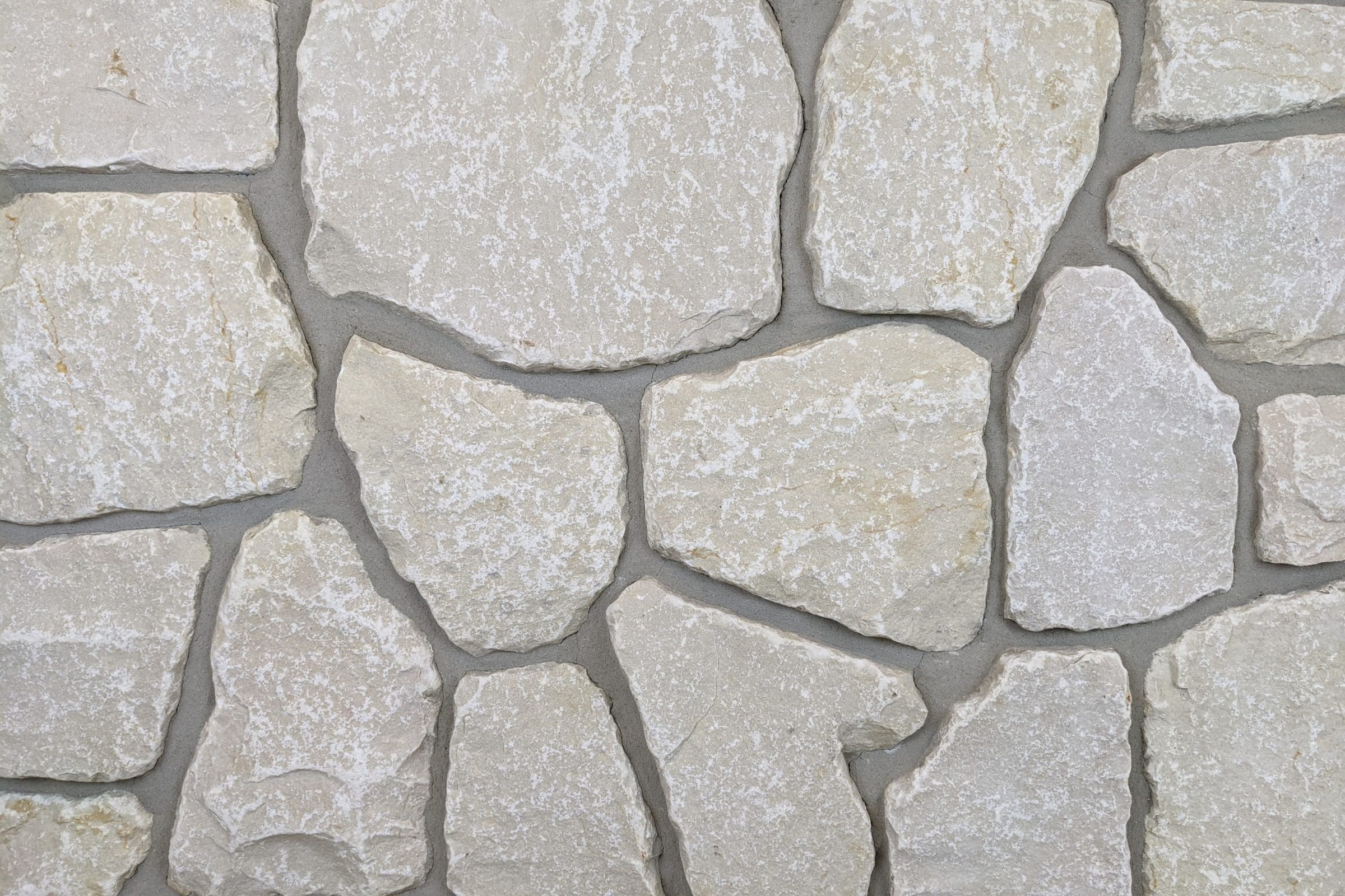 Winter Hills Tumbled White Mosaic Style Real Stone Veneer | Quarry Mill
