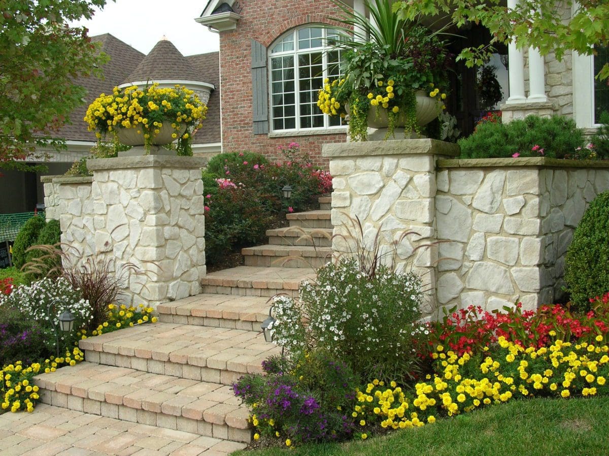 Winter Hills Tumbled White Mosaic Style Real Stone Veneer | Quarry Mill