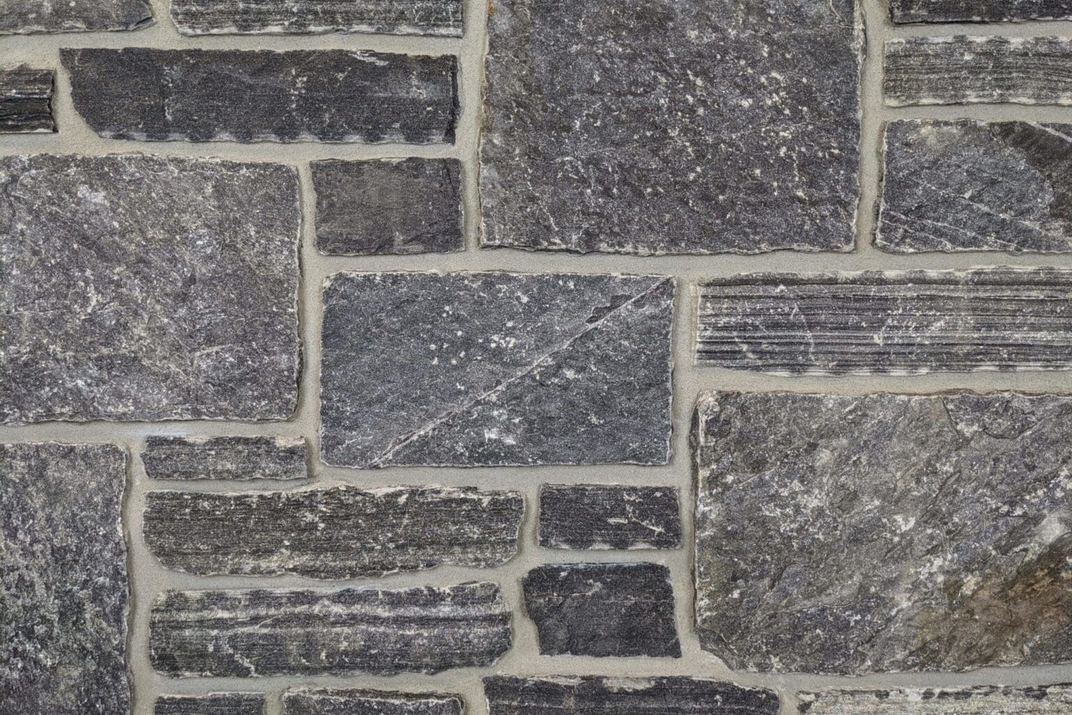Toronto Dark Ashlar Style Natural Thin Quartzite Veneer | Quarry Mill
