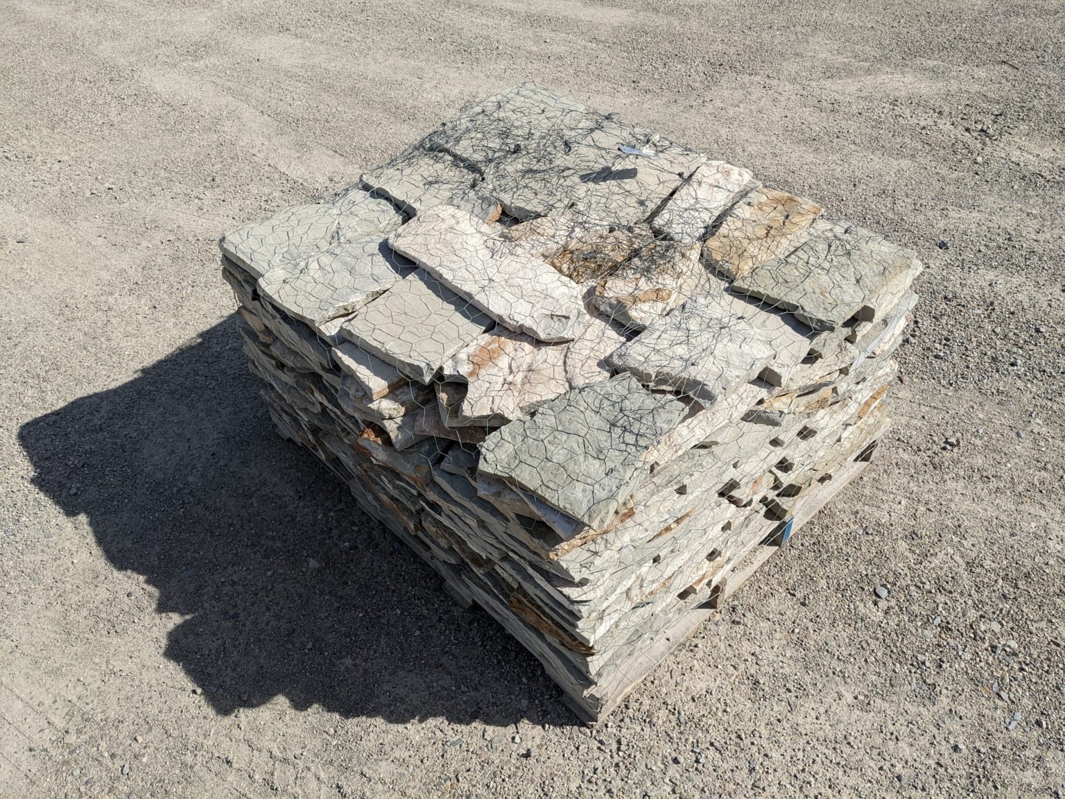 Roanoke Neutral Ashlar Style Real Stone Veneer | Quarry Mill