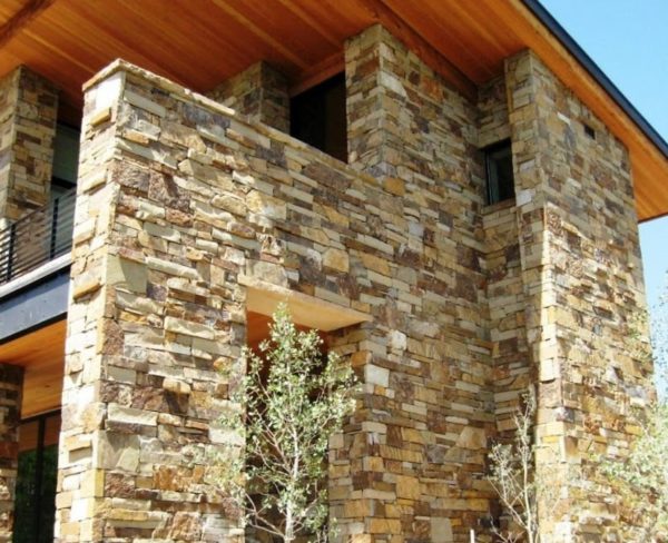 Cortez Ashlar-Style Real Stone Veneer Drystack Exterior | Quarry Mill
