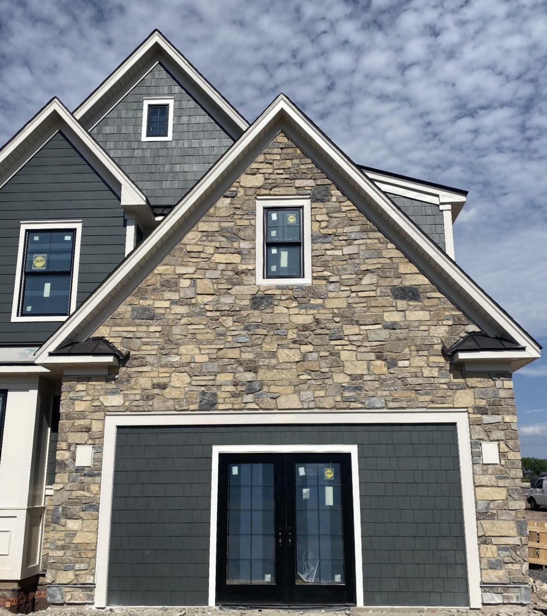 Dutch Harbor Sierra Vista Real Thin Stone Veneer Exterior | Quarry Mill