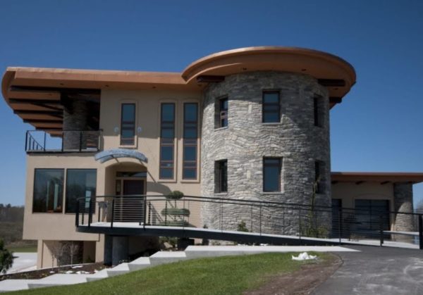 Glendale Ashlar Style Natural Stone Veneer Exterior Turret | Quarry Mill
