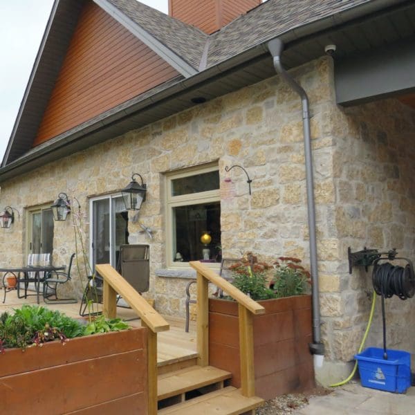 Chateau Tumbled Natural Limestone Thin Veneer Blend | Quarry Mill
