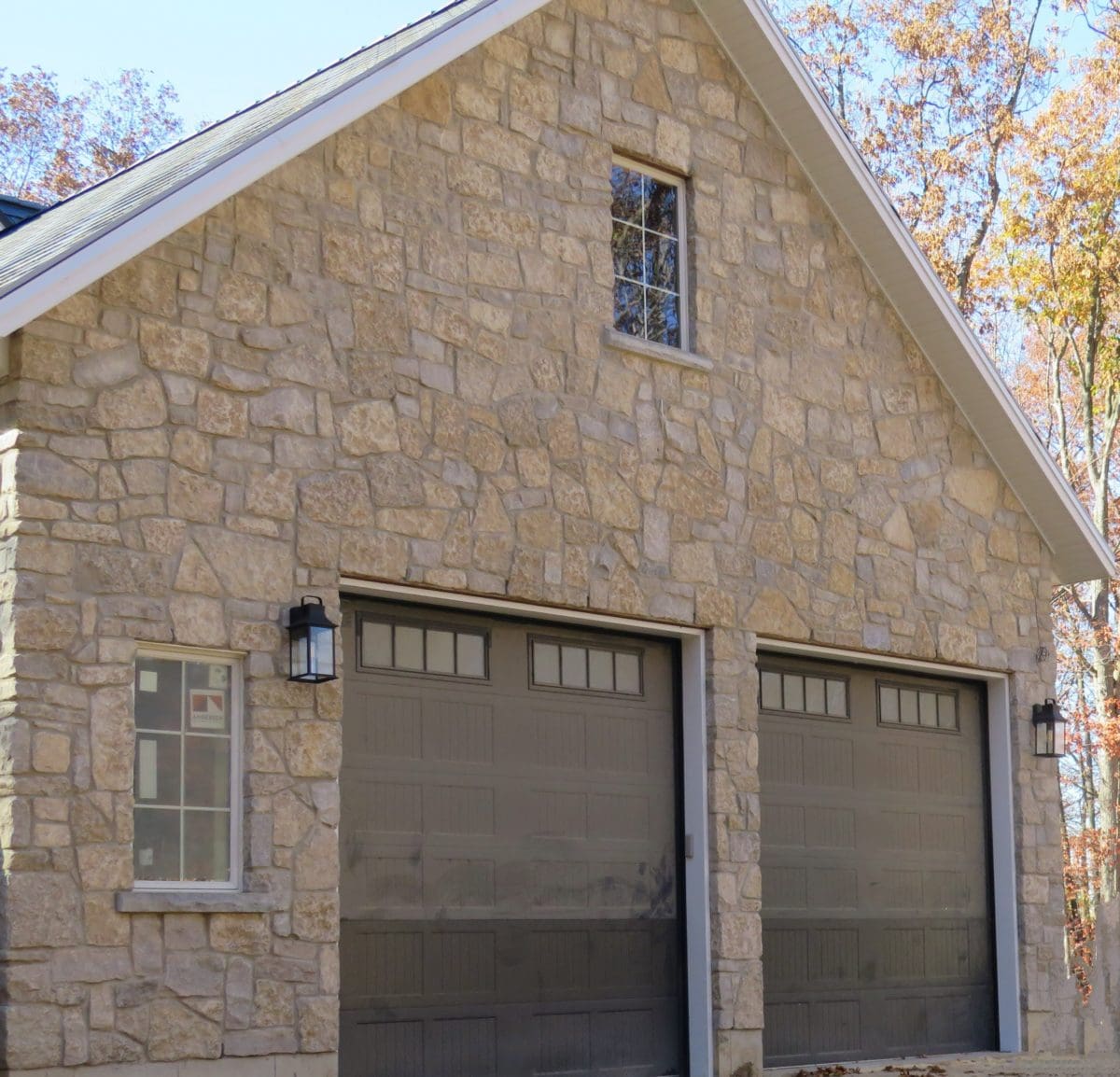 Chateau Real Thin Stone Veneer Garage | Quarry Mill