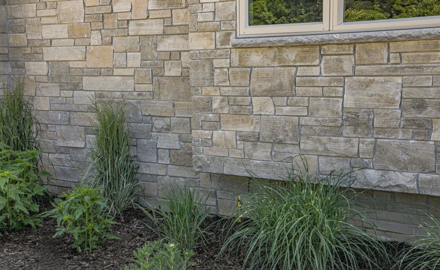 Lockridge Natural Thin Veneer Ranch Exterior Siding | Quarry Mill