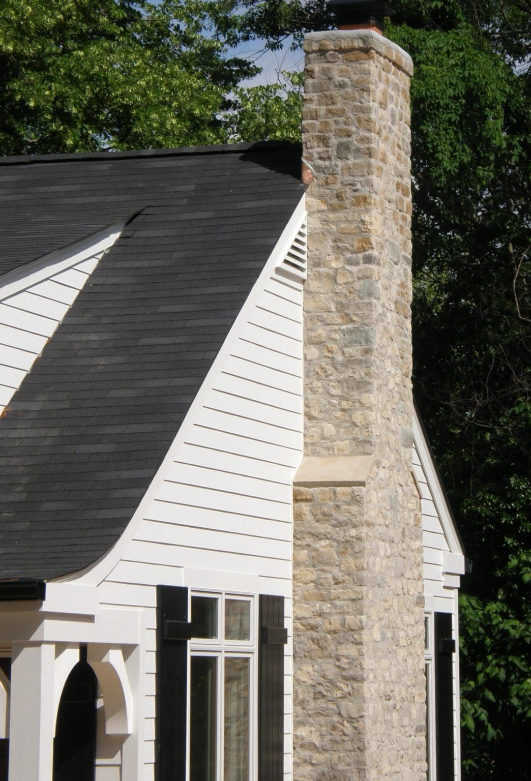 Malahide Real Stone Veneer Landscape Wall and Chimney | Quarry Mill