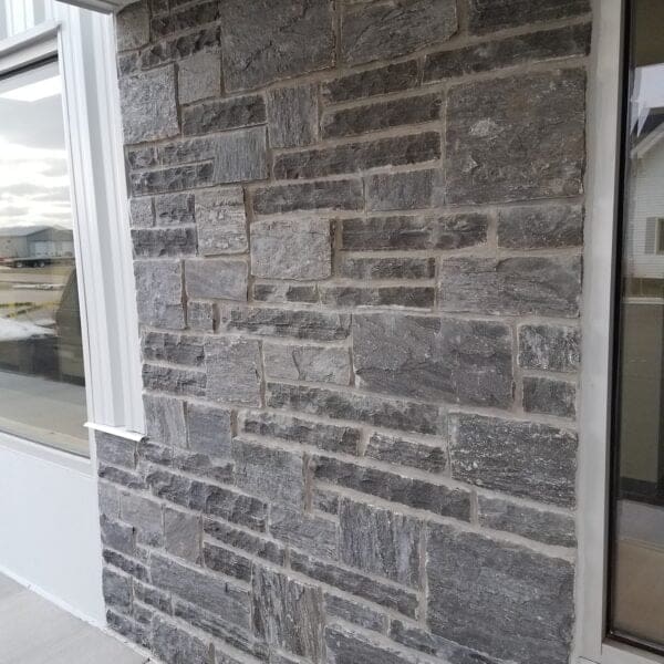 Toronto Dark Ashlar Style Natural Thin Quartzite Veneer | Quarry Mill