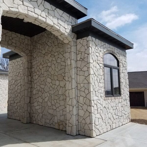 Winter Hills Tumbled White Mosaic Style Real Stone Veneer | Quarry Mill