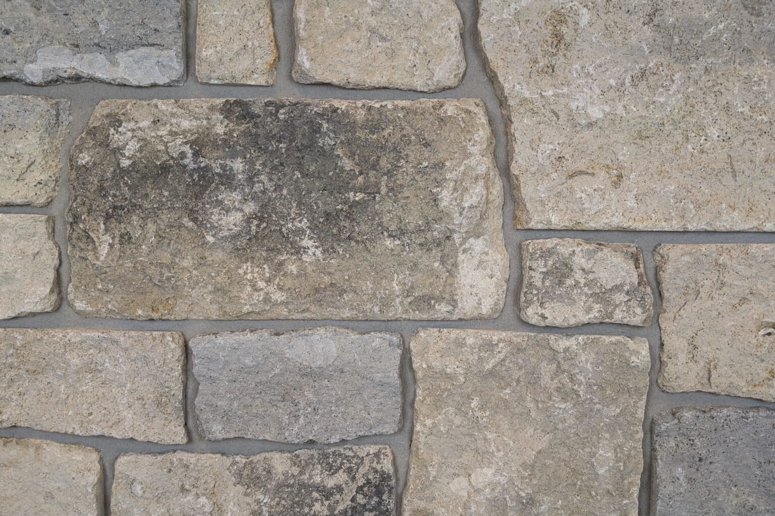 Maple Bluff Castle Rock Style Real Thin Stone Veneer | Quarry Mill