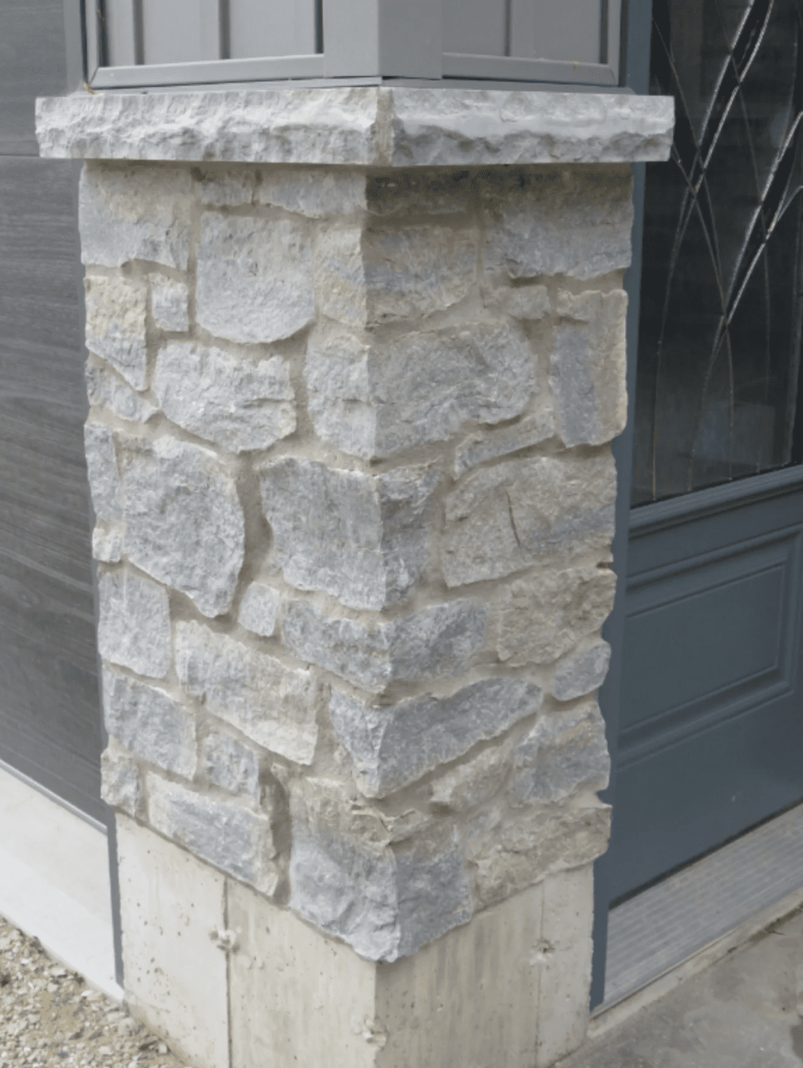 Larchmont Gray Split Face Natural Thin Stone Veneer | Quarry Mill