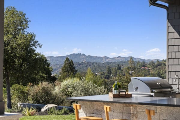 Plymouth Granite Thin Veneer Exterior Siding, Retaining Wall, Pillars ...