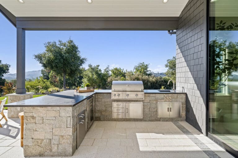 Plymouth Granite Thin Veneer Exterior Siding, Retaining Wall, Pillars ...